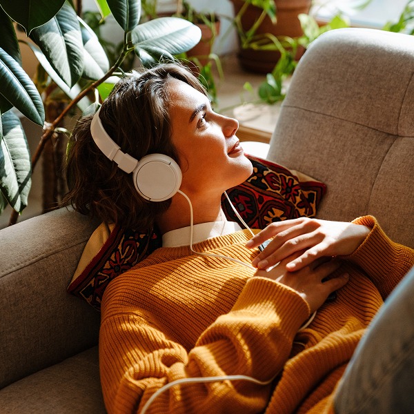 35 grounding techniques that will bring you back to Earth - AbleTo